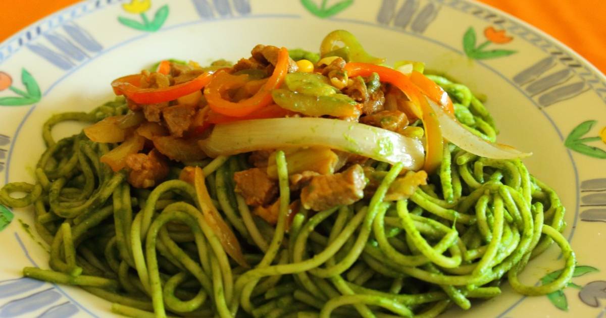 Tallarín verde con con carne salteado Receta de Guillermo Torrejon Nava ...