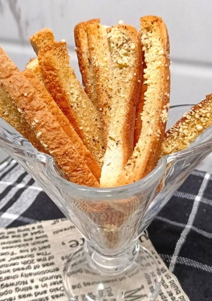 Resep 200. BREADSTICKS SISA KULIT ROTI TAWAR oleh Fransiska - Cookpad