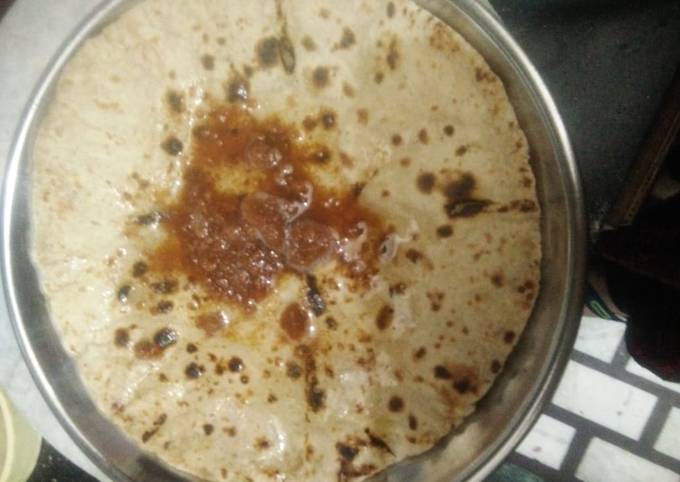 Ghee roti shakkar Recipe by Maahi Goldy Khatri - Cookpad