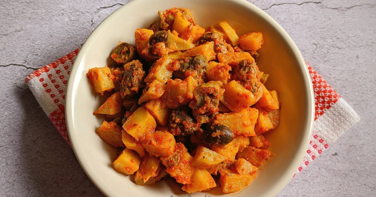 Resep Balado Kentang Ati Ampela oleh IsmiiAgustin - Cookpad