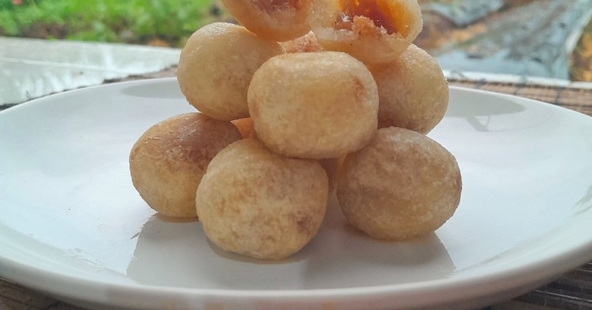 Resep Bola Singkong Isi Gula Merah A.K.A Klenyem/ Misro oleh Nanan Wahyuni - Cookpad