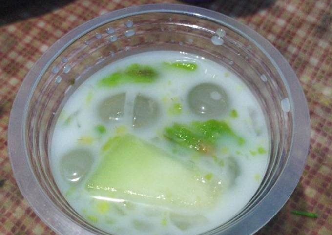 Resep Es buah susu oleh Yuni Puspita - Cookpad