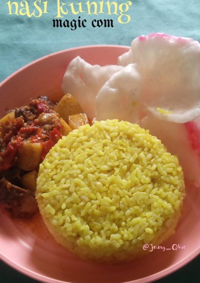 Resep Nasi kuning magic com oleh Jemari Qhie - Cookpad