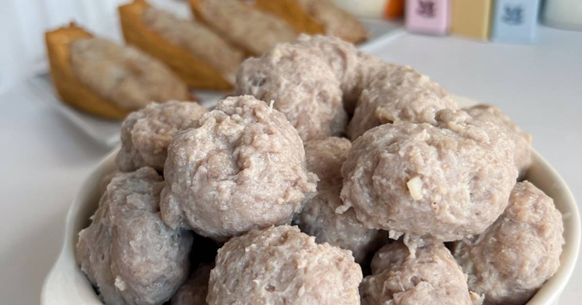 Resep Bakso Sapi Homemade Meaty Lembut Kenyal oleh Sinthia Tan - Cookpad