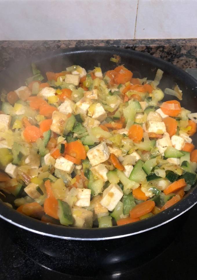 Tofu con verduras Receta de Sara Villalobos- Cookpad