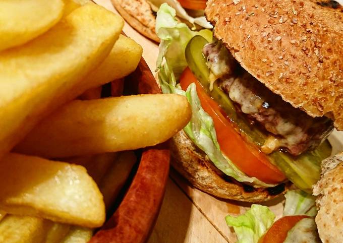 Oh so simple burgers Recipe by oakleys_eats - Cookpad