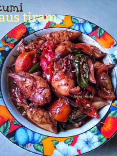 Resep 60. Cumi Item Masak Saus Tiram Pedas oleh rahmadr.99 - Cookpad