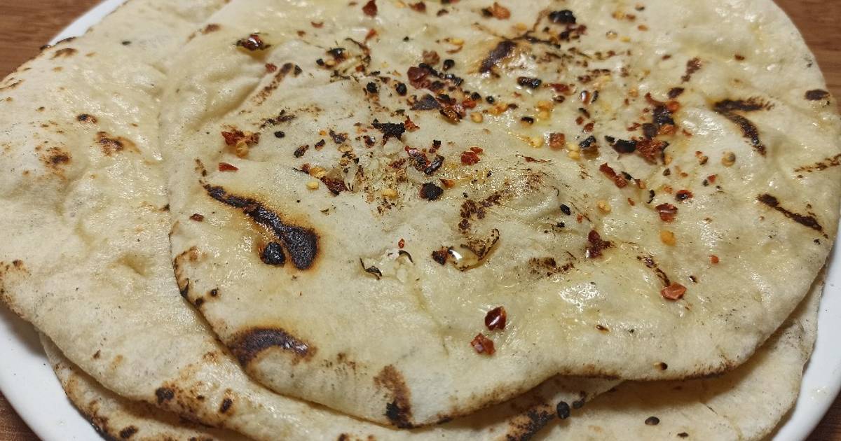 Chilli garlic naan Recipe by Sajida Perveen 786 - Cookpad