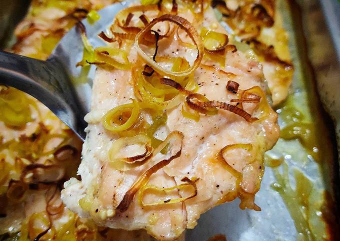 Filé De Frango No Forno Com Alho Poró Receita Por Cozinha Da Mô Cookpad