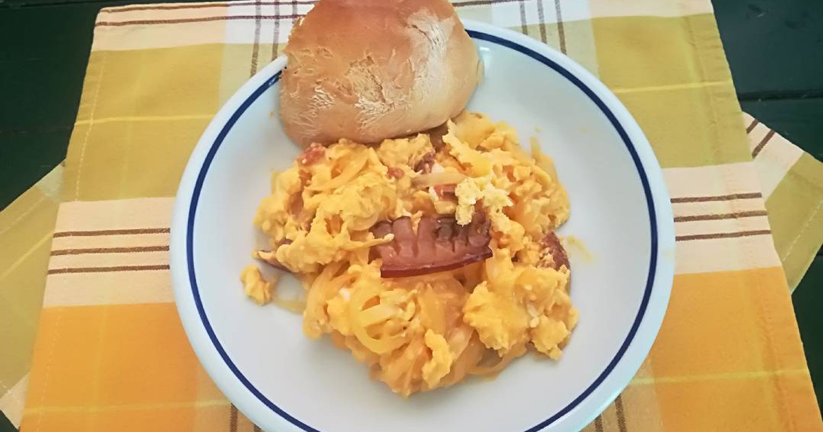 3 egyszerű és finom szalonnás kolbászos tojásrántotta recept - Cookpad ...