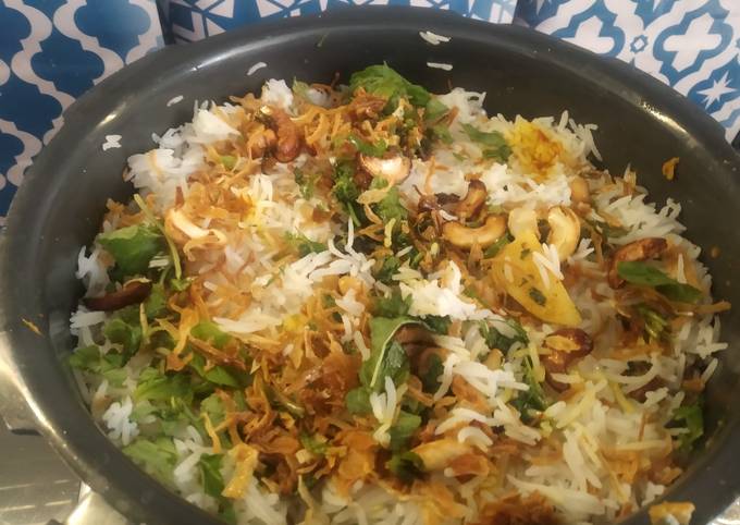 व्हेजी दम बिर्याणी (Veg Dum Biryani Recipe In Marathi) रेसिपी Shital ...