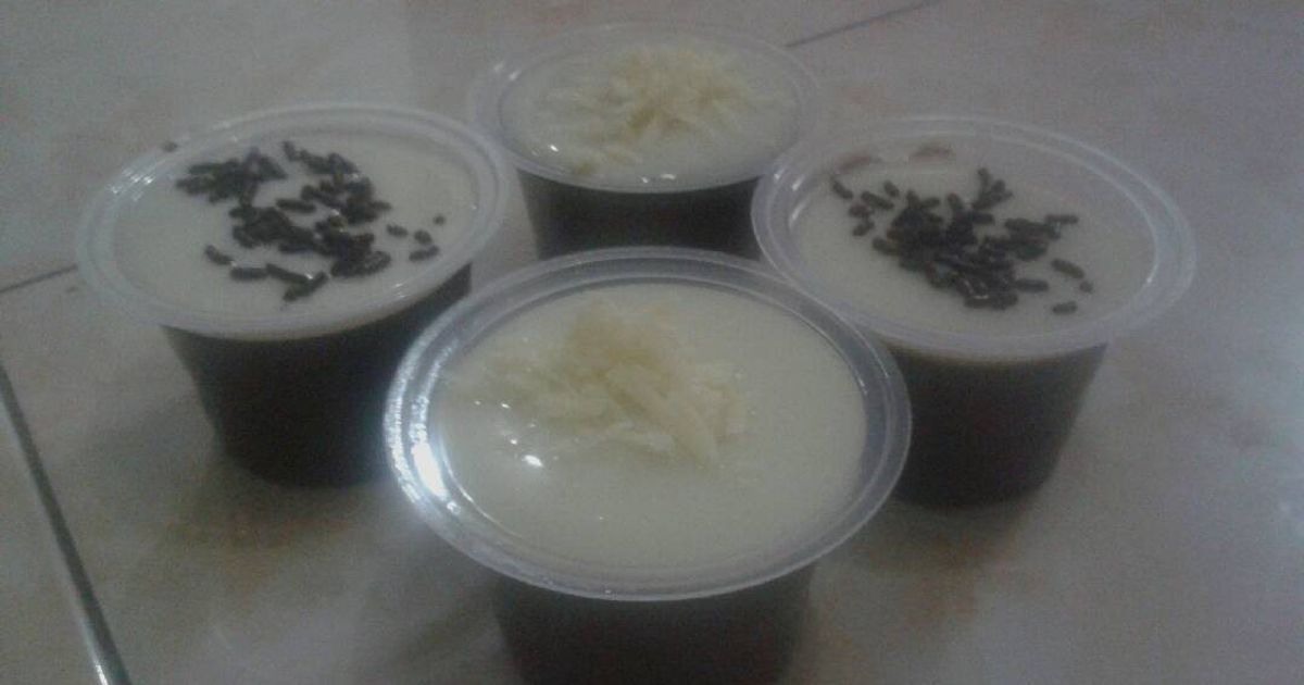 Resep Puding Coklat Vla Vanilla oleh Ucie La'ayu - Cookpad