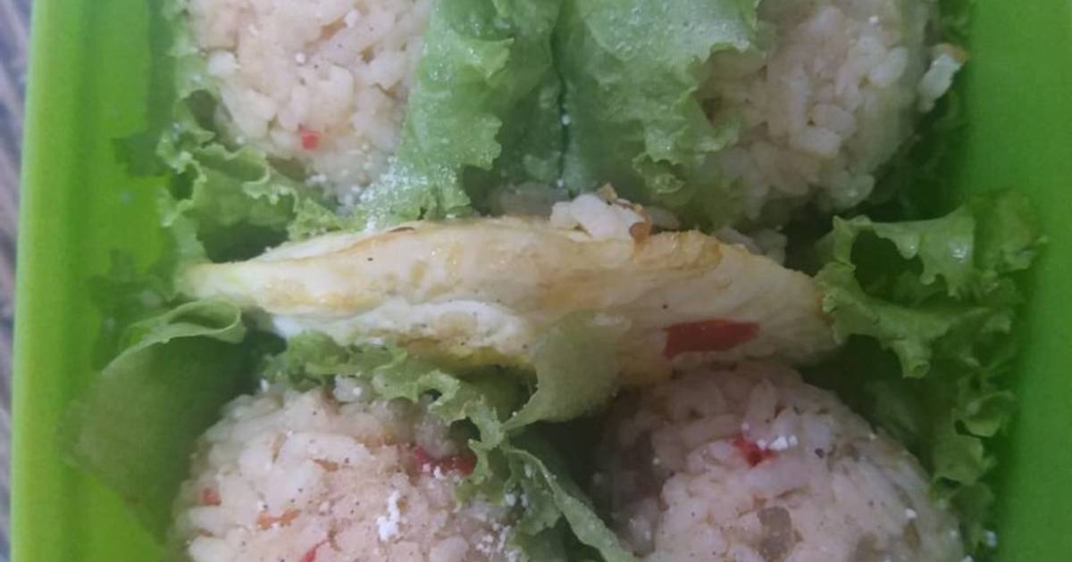 Resep Bento Onigiri Nasi Goreng oleh Tiffany - Cookpad