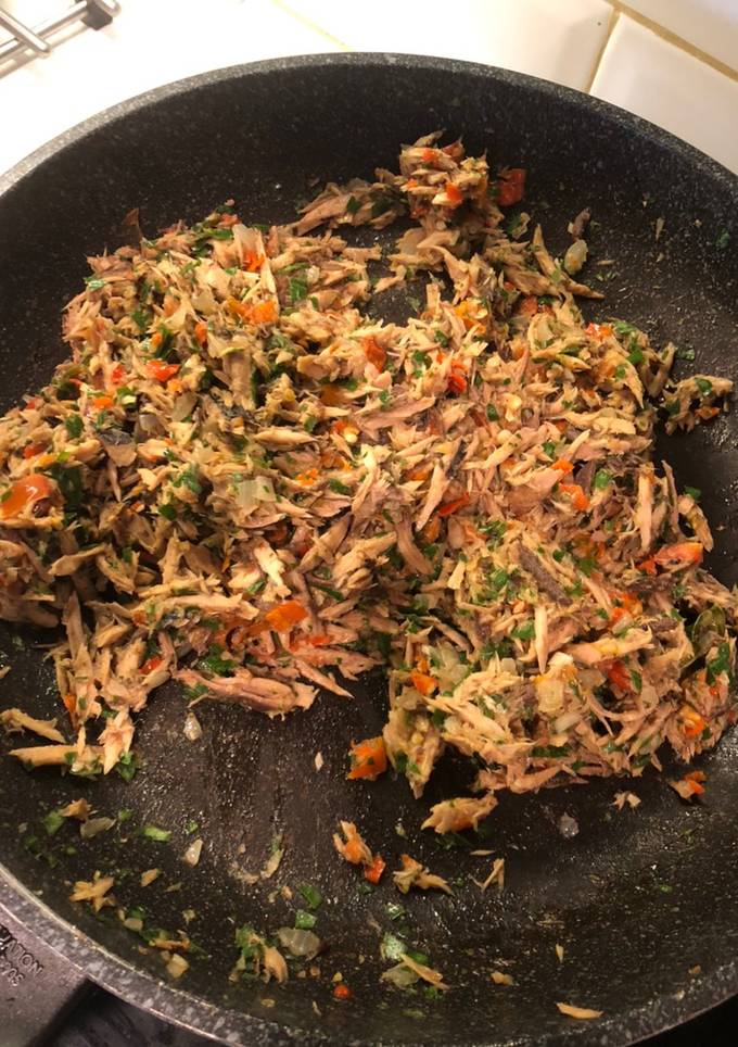 Resep Ikan Tongkol Suwir Pedes oleh Steffi - Cookpad