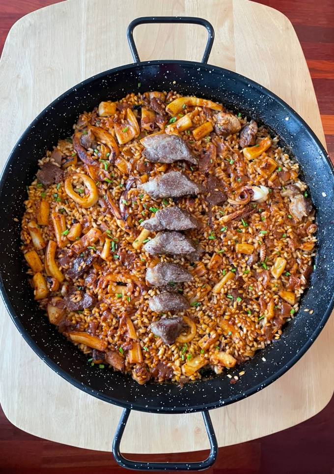 Paella de pluma ibérica y calamar Receta de David Garcia- Cookpad