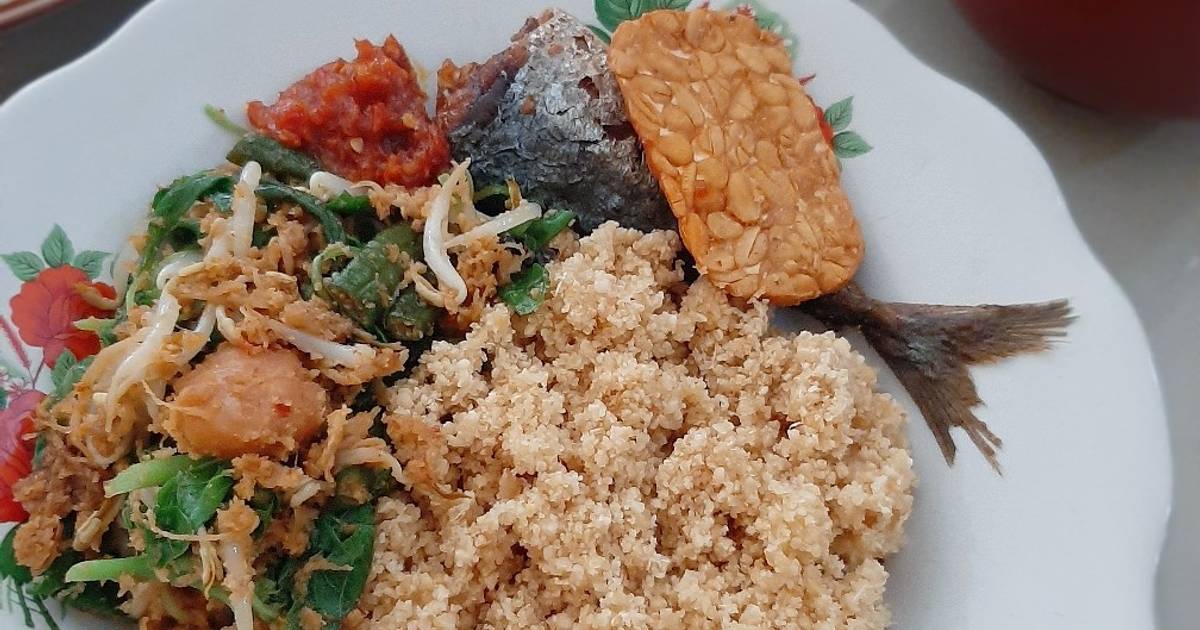 Resep 303. Nasi tiwul & Urap Sayur ala Kobe oleh Nur Ikasari - Cookpad