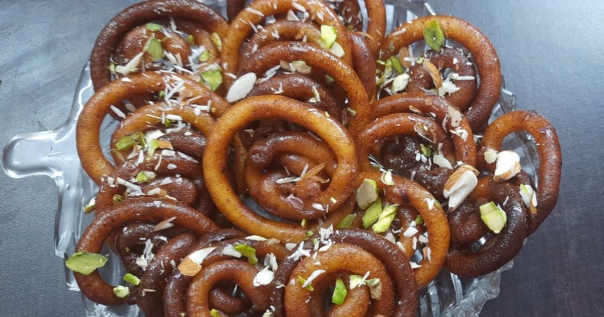 खवा जलेबी (Khava Jalebi Recipe In Marathi) रेसिपी Mrs.Nilima Vijay ...