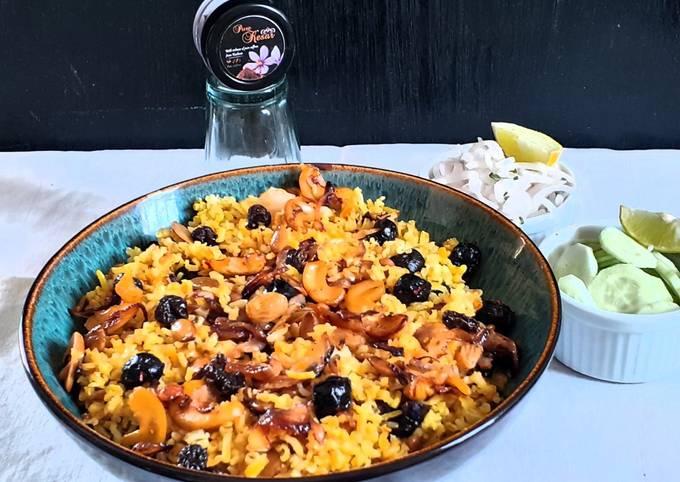 Nuts and berry pulao with brown rice Recipe by Hem Lata Srivastava ...