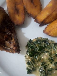 Poisson Et Bananes Plantain Grillées Avec Riz Au Curcuma de zahabu ...