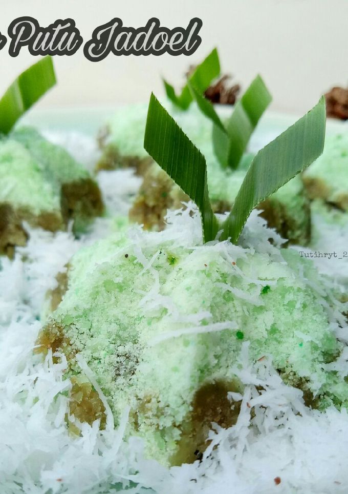 Resep Kue Putu Jadoel (Pake Cup) oleh Gazbiyya - Cookpad