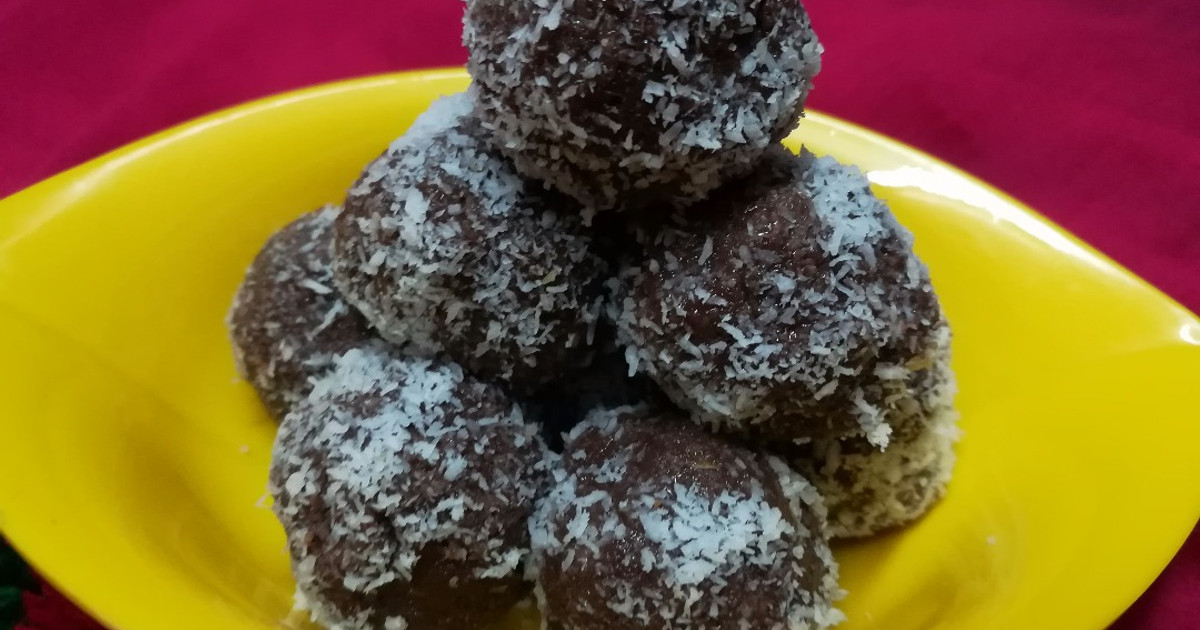 Chocolate Coconut Ladoo Recipe by Priya Avinash Jain - Cookpad