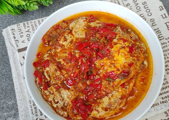 Resep Telur Ceplok Mercon oleh Nila Suteja - Cookpad