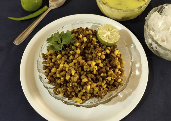 Sprouted moong masala Recipe by Purvi Modi - Cookpad