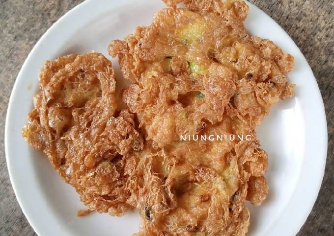Resep Telur Dadar Crispy oleh Niung Niung - Cookpad