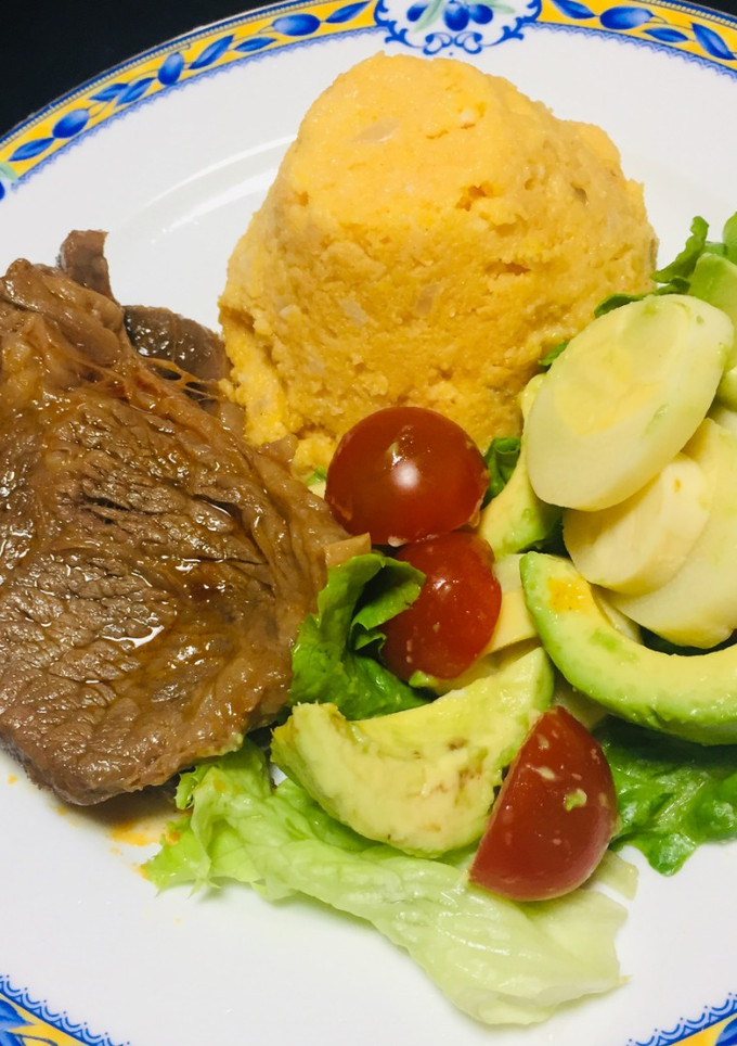 Churrasco A La Plancha Con Ensalada Y Puré De Polenta! Receta de yenit ...