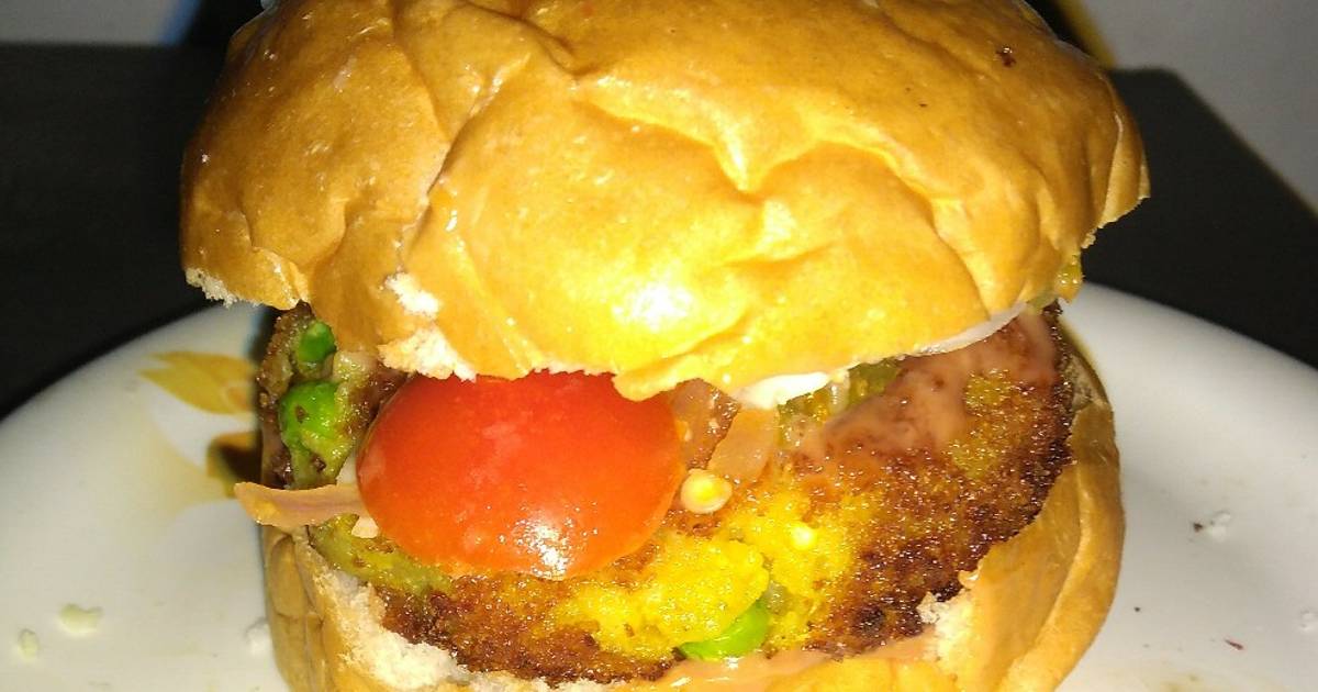 Aloo tikki Burger Recipe by Subhalaxmi Samantaray - Cookpad