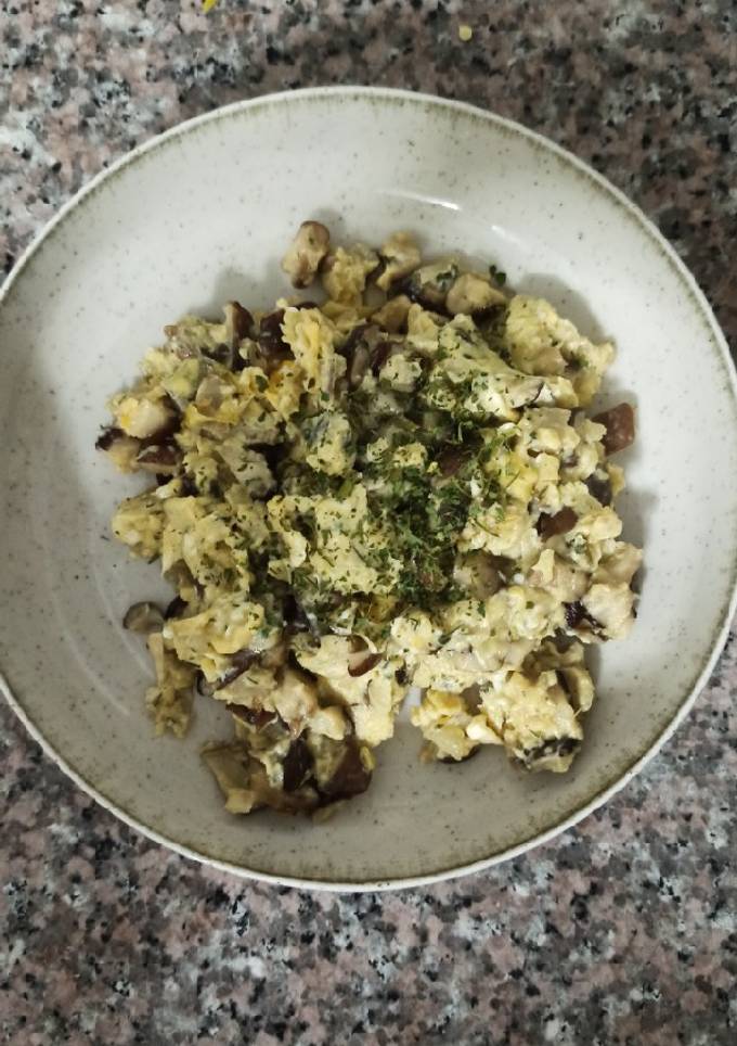 Revuelto setas shiitake y queso de cabra Receta de Valvu- Cookpad