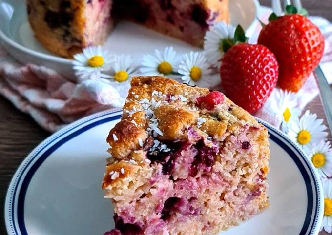 Un cake ultra moelleux à la noix de coco & fruits rouges de turida4 ...