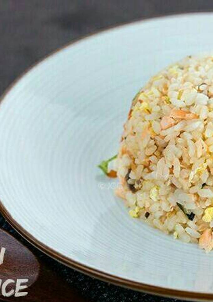 Resep 9. Salmon Fried Rice/Sake Chahan NO MSG oleh Aprilmasak - Cookpad