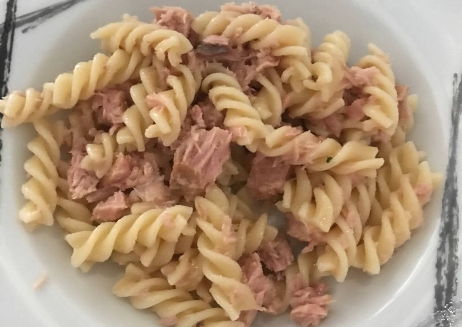 Pasta con atún Receta de Karen Sánchez- Cookpad