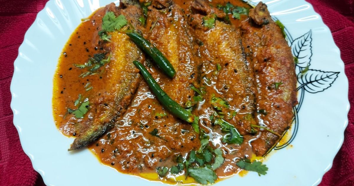 Pabda Maacher Tel Jhaal Or Spicy Cut Fish Curry Recipe by Kumkum ...