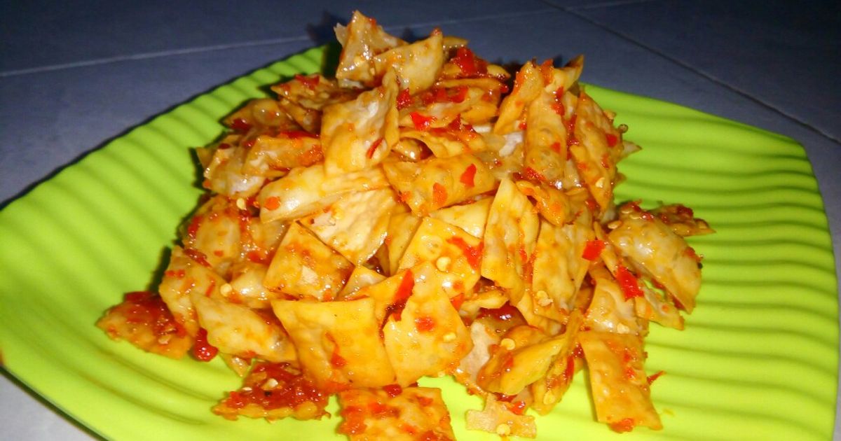 Resep Kripik Pangsit Pedas Manis oleh Titanium_Kitchen - Cookpad