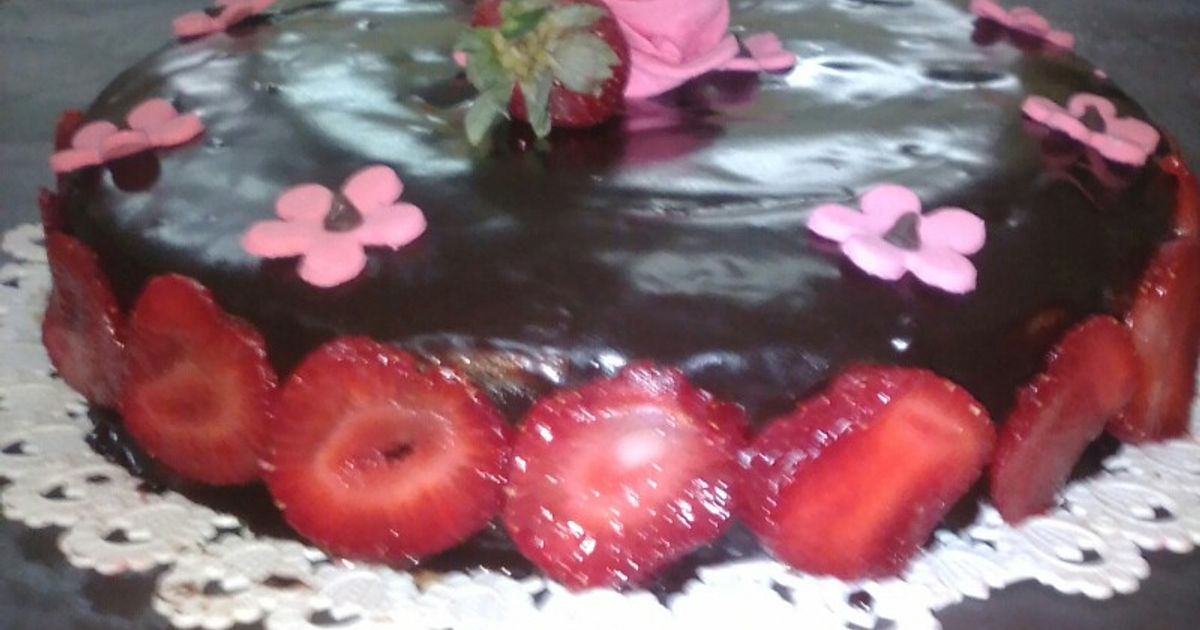 Torta De Manteca Con Canash Y Frutillas Recipe by Belén