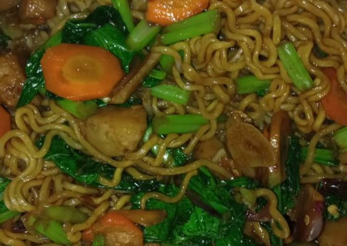 Resep Bakmi sayur pedas oleh Arhafin - Cookpad