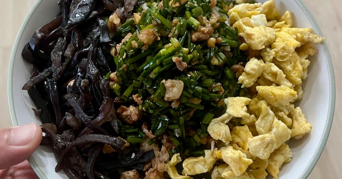 Fly's Head Noodles (Chive Flower And Ground Pork Noodles) Recipe By 楊帛翰