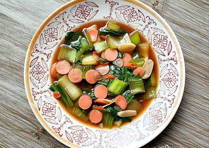 Resep Tumis Pakcoy Sosis Simple oleh Alya Simple Cooking🍳 - Cookpad