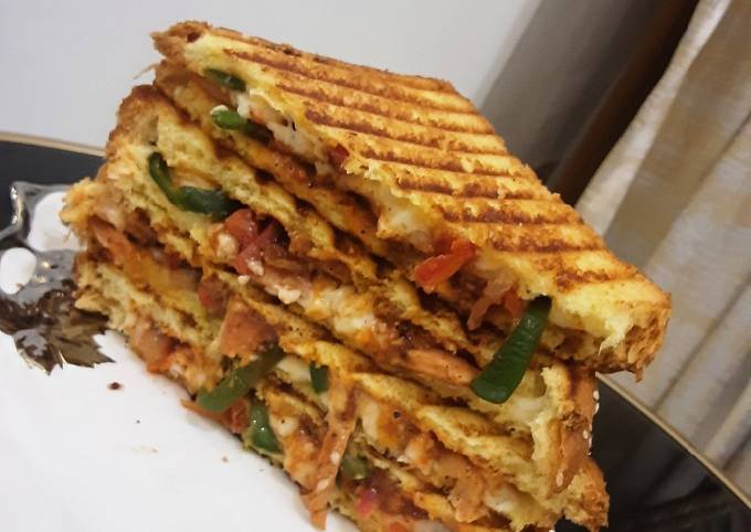 Chicken Fajita cheese sandwich Recipe by Roheen Khan - Cookpad