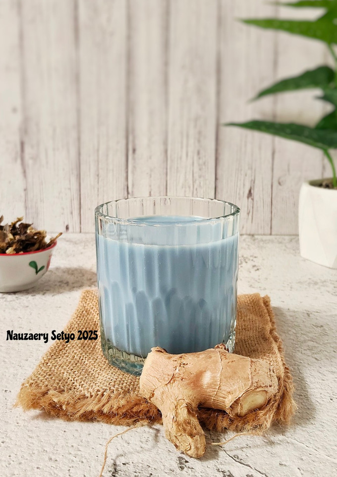 Resep Wedang Jahe Susu Teh Bunga Telang oleh Nauzaery Setyo - Cookpad