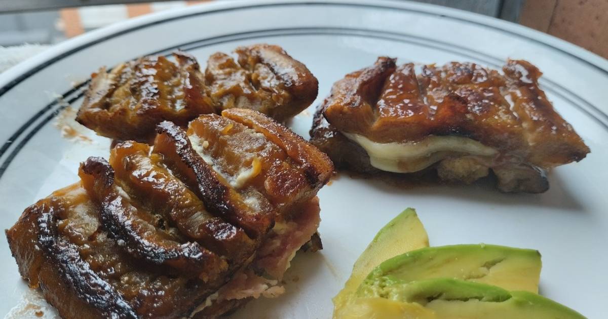 Plátanos maduros asados y rellenos de queso y dulce de guayaba🧀🍌🍯 ...
