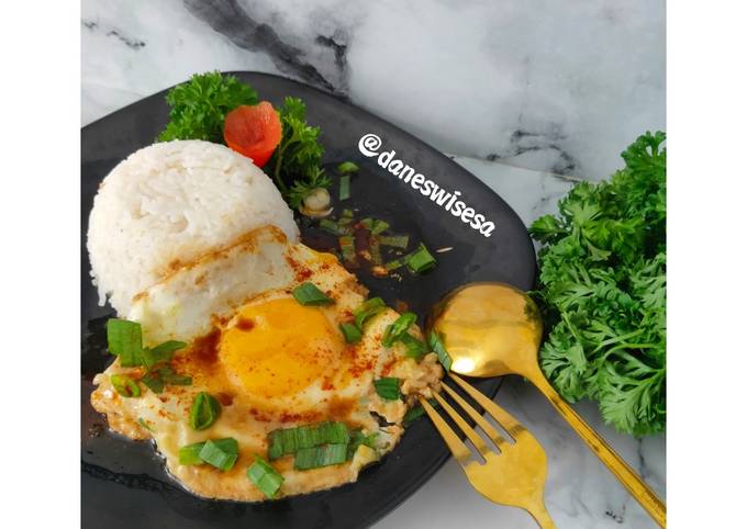 Resep Nasi Telur Pontianak oleh Danes Wisesa - Cookpad