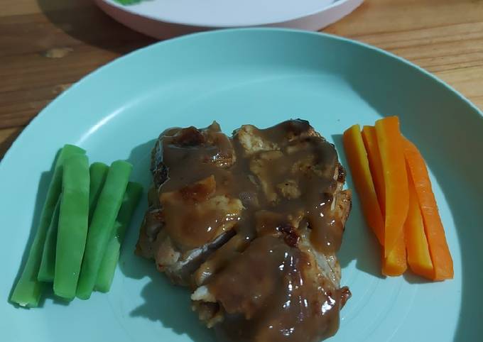 Resep 1 Steak Ayam Dengan Mushroom Sauce Oleh Dapuribun Cookpad