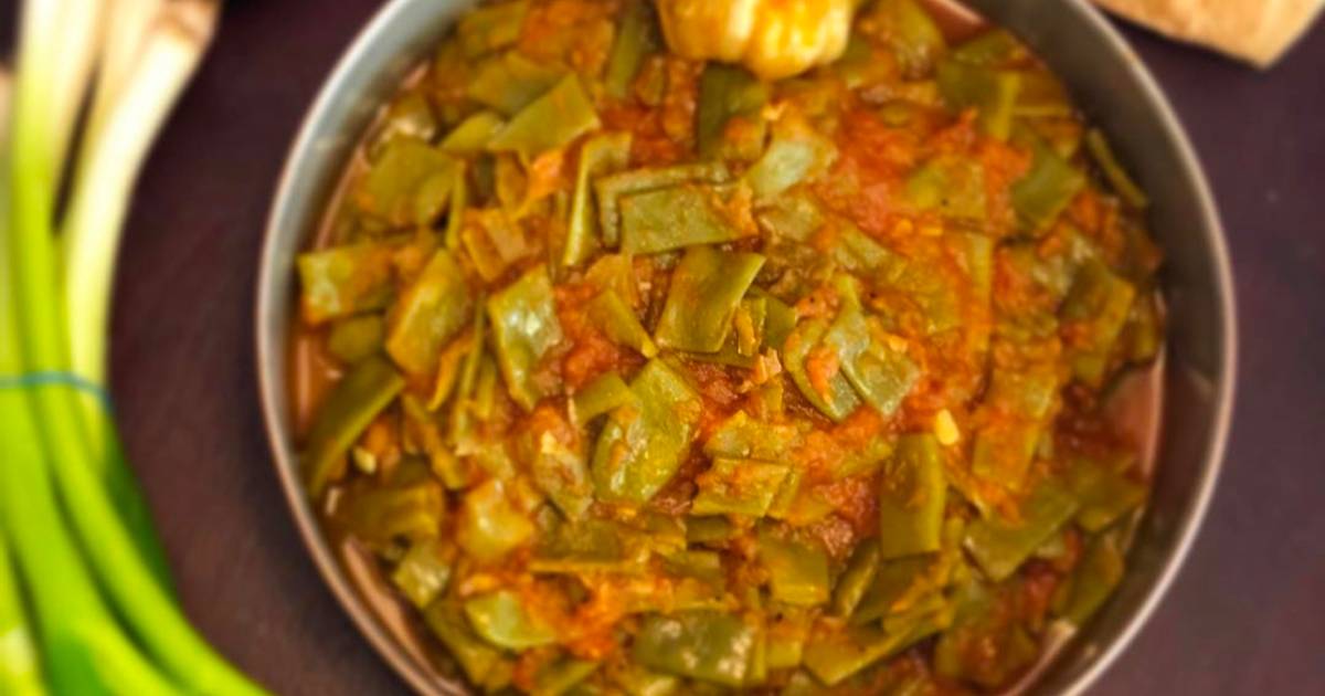 Vegetarian Wide Green String Beans (Loubieh Bzeit) Recipe by Haytham ...