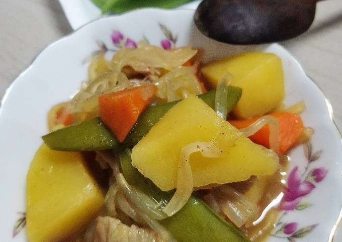 Resep Nikujaga 肉じゃが (Japanese Meat and Potato Stew) oleh Rhee - Cookpad