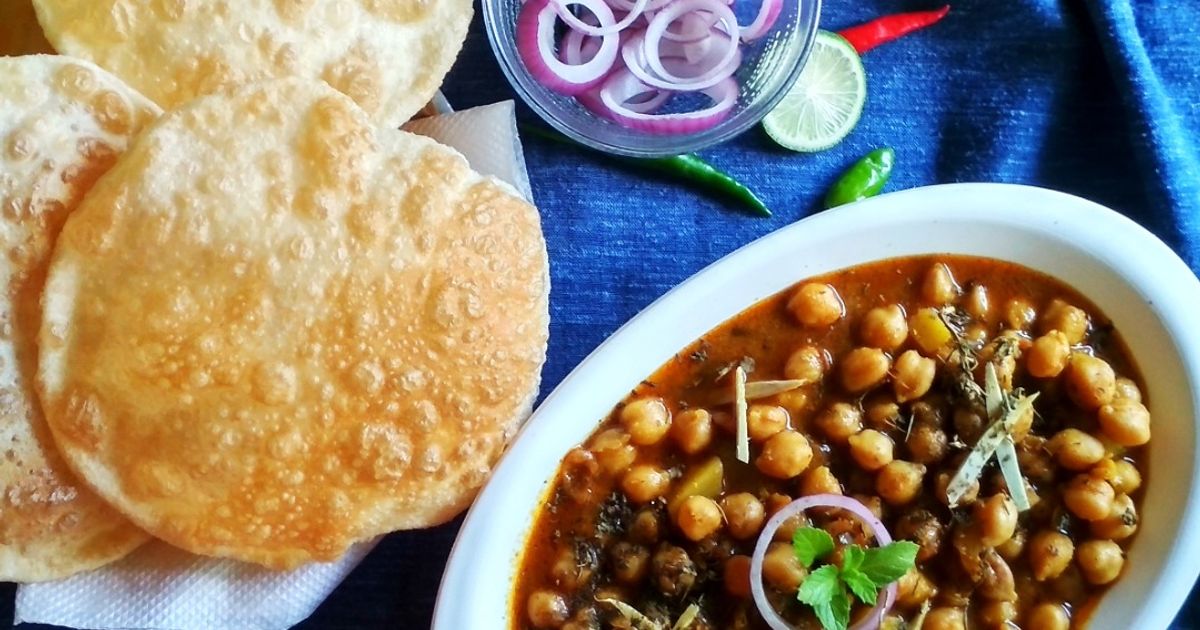 Sonali Sen Bagchi দ্বারা অমৃতসারি ছোলে উইথ ভটুরে (Amritsari Chole With ...