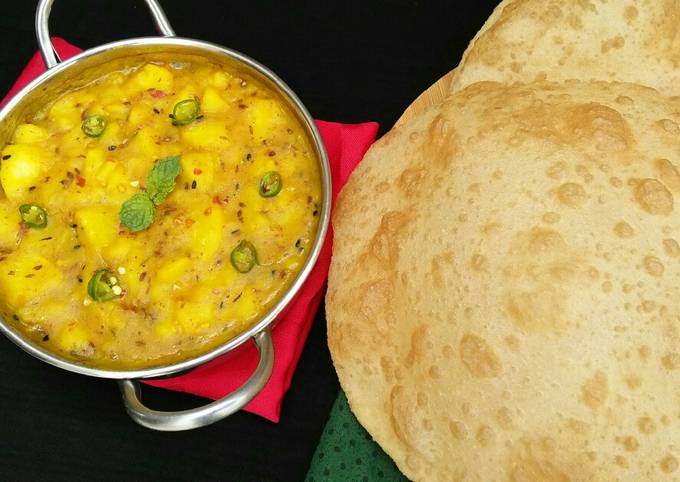 Puri Tarkari😍😋🍲 Recipe by Saba Butt - Cookpad