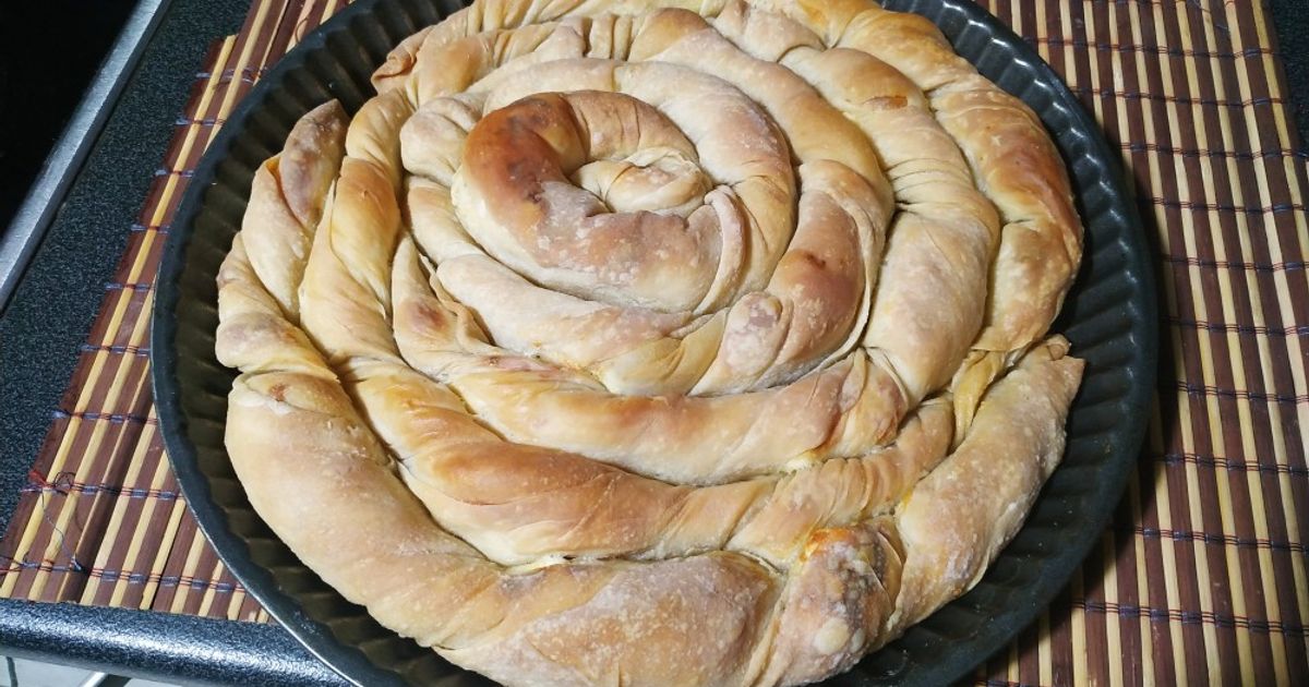 Στριφτή τυρόπιτα Συνταγή από τον/την Georgia Fotaki - Cookpad